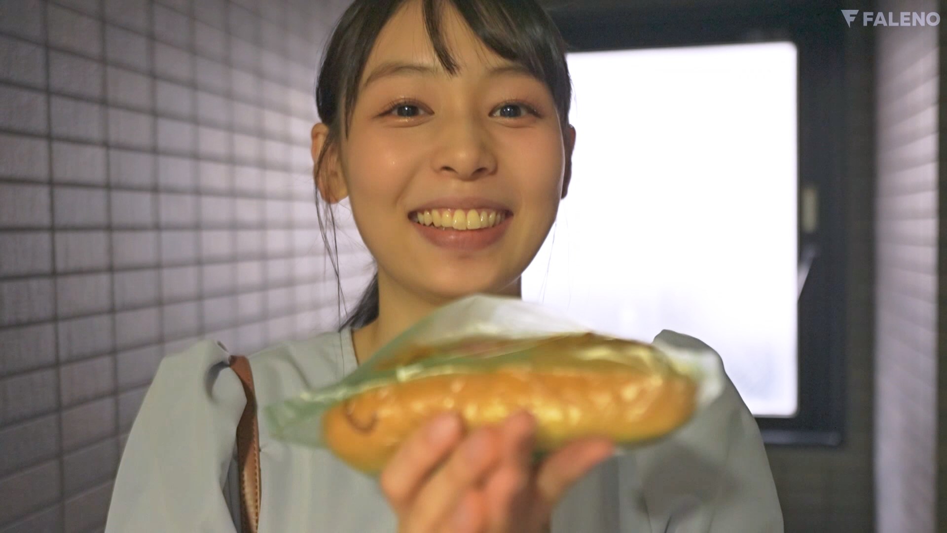 デビュー1周年記念!いきなりお宅に突撃!台本・演出無しのアドリブsex!m男クンのエッチなお願い叶えますスッペシャル! 時田亜美 Baku乳