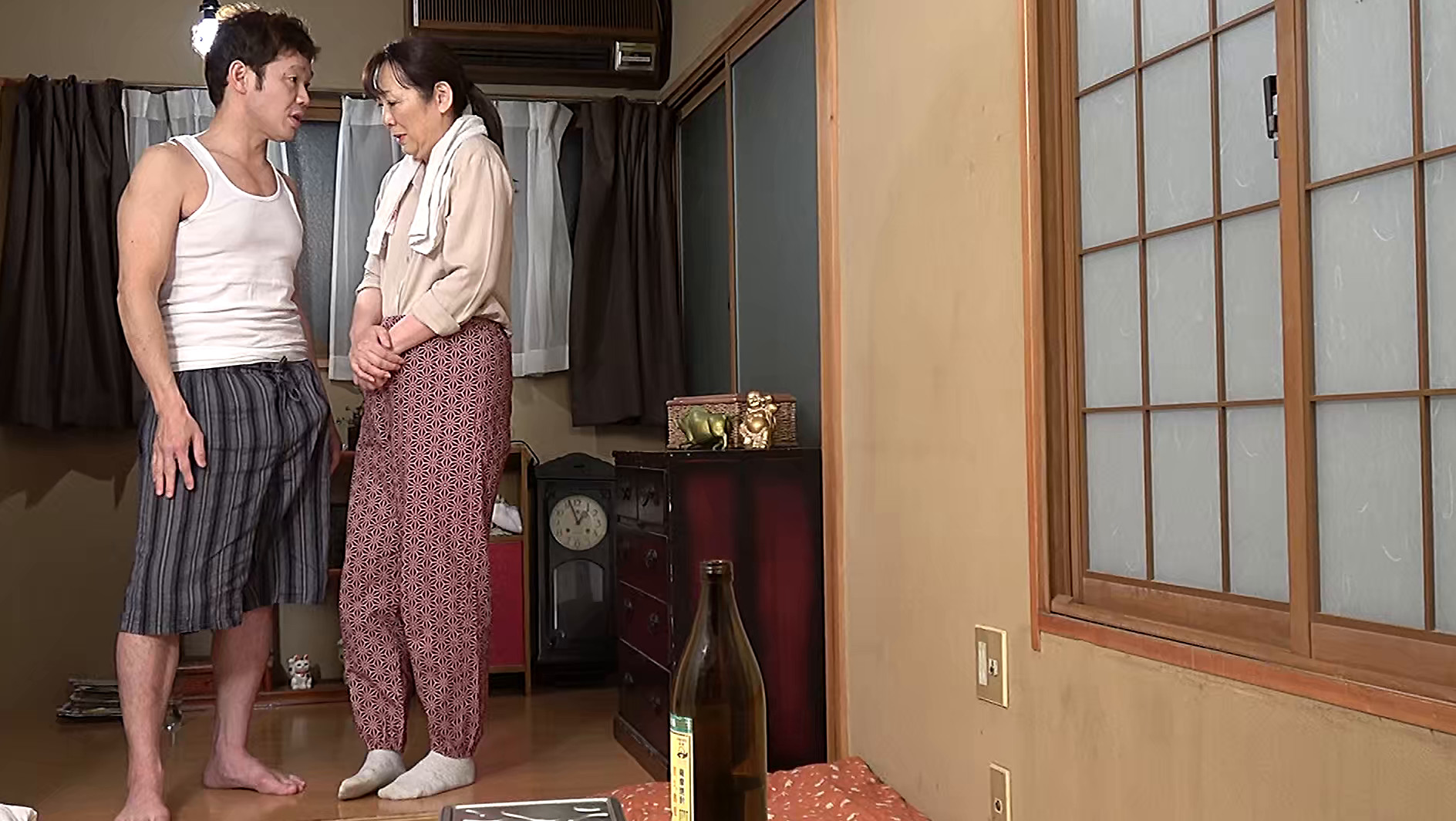 昭和官能ドラマ 婚約を断られた男の性欲は六十路百姓妻のケツの穴に向けられた 葬儀の夜、夫の上司に身も心も奪われた五十路妻 アダルト動画 ソクミル
