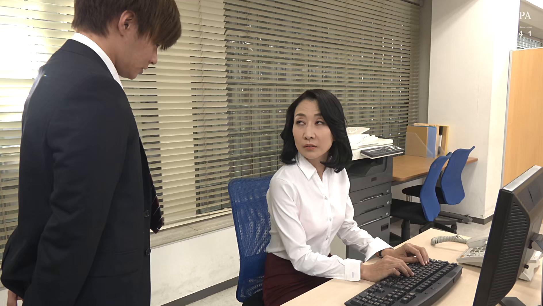 【動画2時間09分】おばさん女上司と残業セックス中出しオフィス 瀬尾礼子 五十歳 今晩のおかずグッドウィル