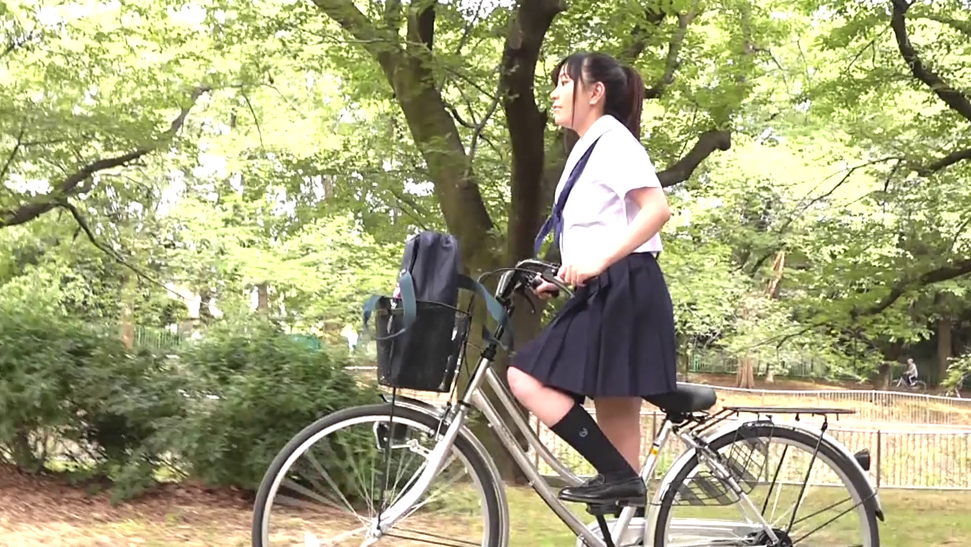 あの頃、制服美少女と。 有馬すず 日本のアダルト動画 熟女 ときどき 若い娘
