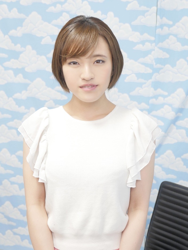新宿で見つけた心優しい働くお姉さん 童貞くんのオナニーのお手伝いのつもりがセックス練習ってことで素股していてヌルっと入って筆おろし!? アダルト動画 ソクミル