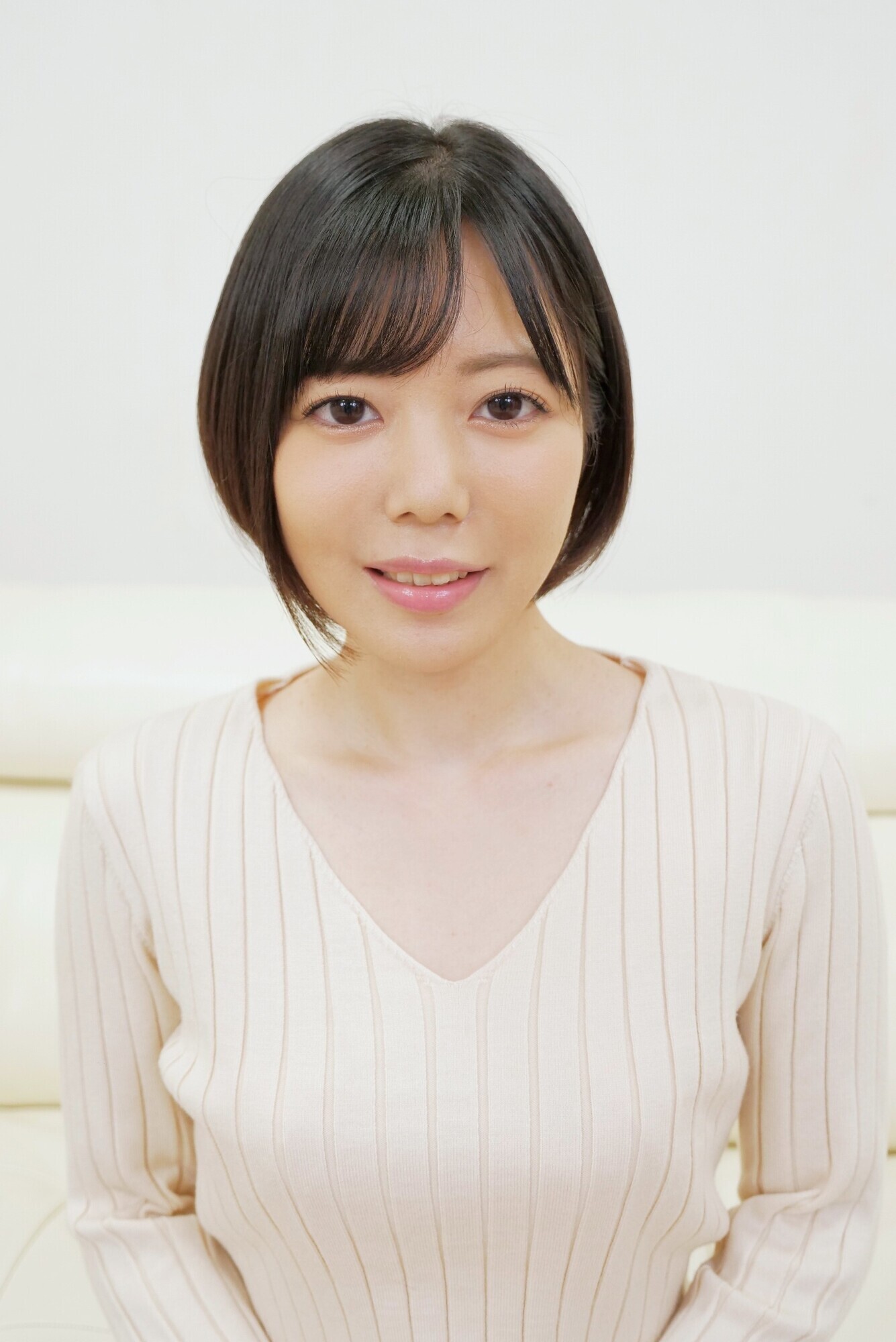 素人お嬢さん!悩める男子のチポを優しく洗ってあげてもらえませんか?久しぶりに見るギンギンチポに発情!優しく生でセックスしてくれました! アダルト動画 ソクミル