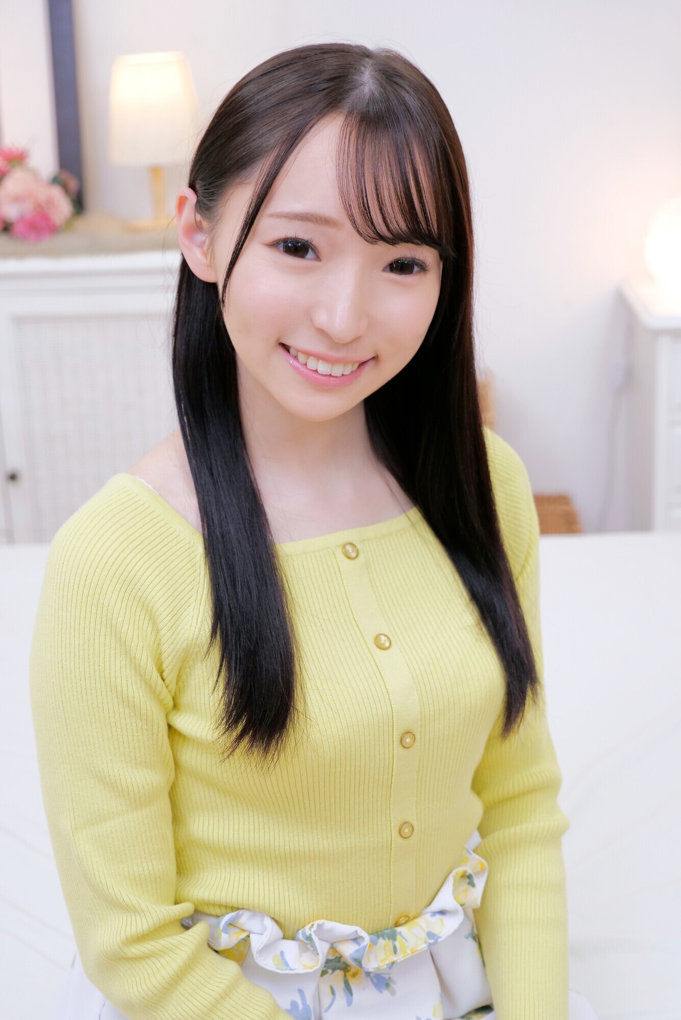 超かわいい素人女子大生がチャレンジ! 童貞君の精子を15ml射精できれば100万円! 照れながらも童貞チポをヌキヌキしているうちに赤面発情!まさかの生ハメ筆おろし! りなちゃん アダルト