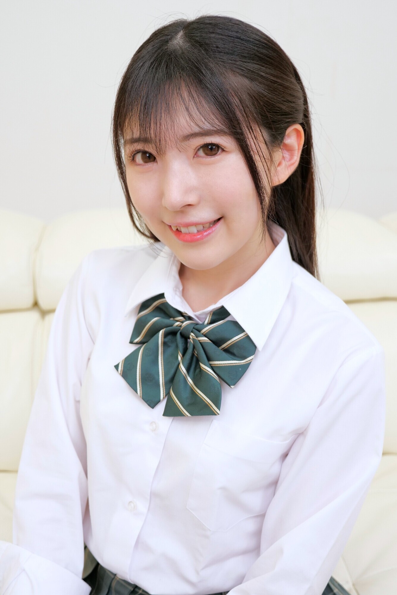 10代ウブ美少限定!1人じゃイケない男性とドキドキ相互オナニー鑑賞してみませんか? 見つめ合いオナニーで感じすぎちゃったマコに生ハメ中出し