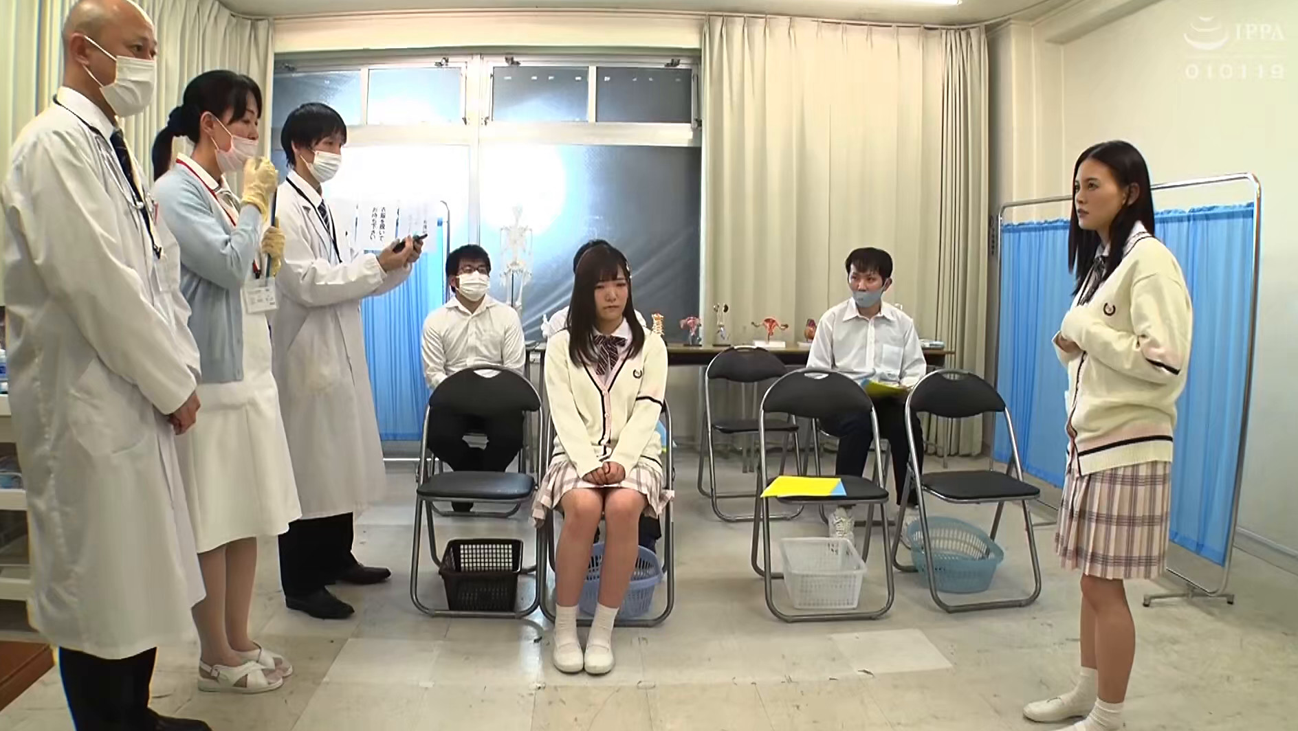 羞恥! 共学校で行われた男女混合 アナル健康診断 2021春 守永葵 アダルト動画 ソクミル