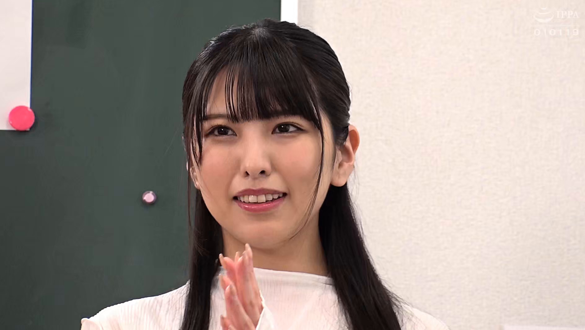 428937 羞恥!新任女教師が学習教材にされる男子校の性教育生徒の目の前で無遠慮な指が膣に挿入される!プライドは崩壊するが、子宮の奥から愛液があふれ出る 17 ~倉木しおり先生編~【ソクミル