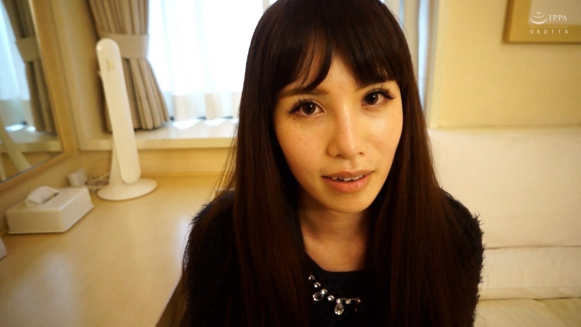 旦那が不倫中のスレンダー美人の奥様は、自分もいいかな~と遊び半分の気軽な撮影不倫に堕ちていきオンナの悦びを噛みしめる!? Avアダルトワールド「即ヌクどっとコム」