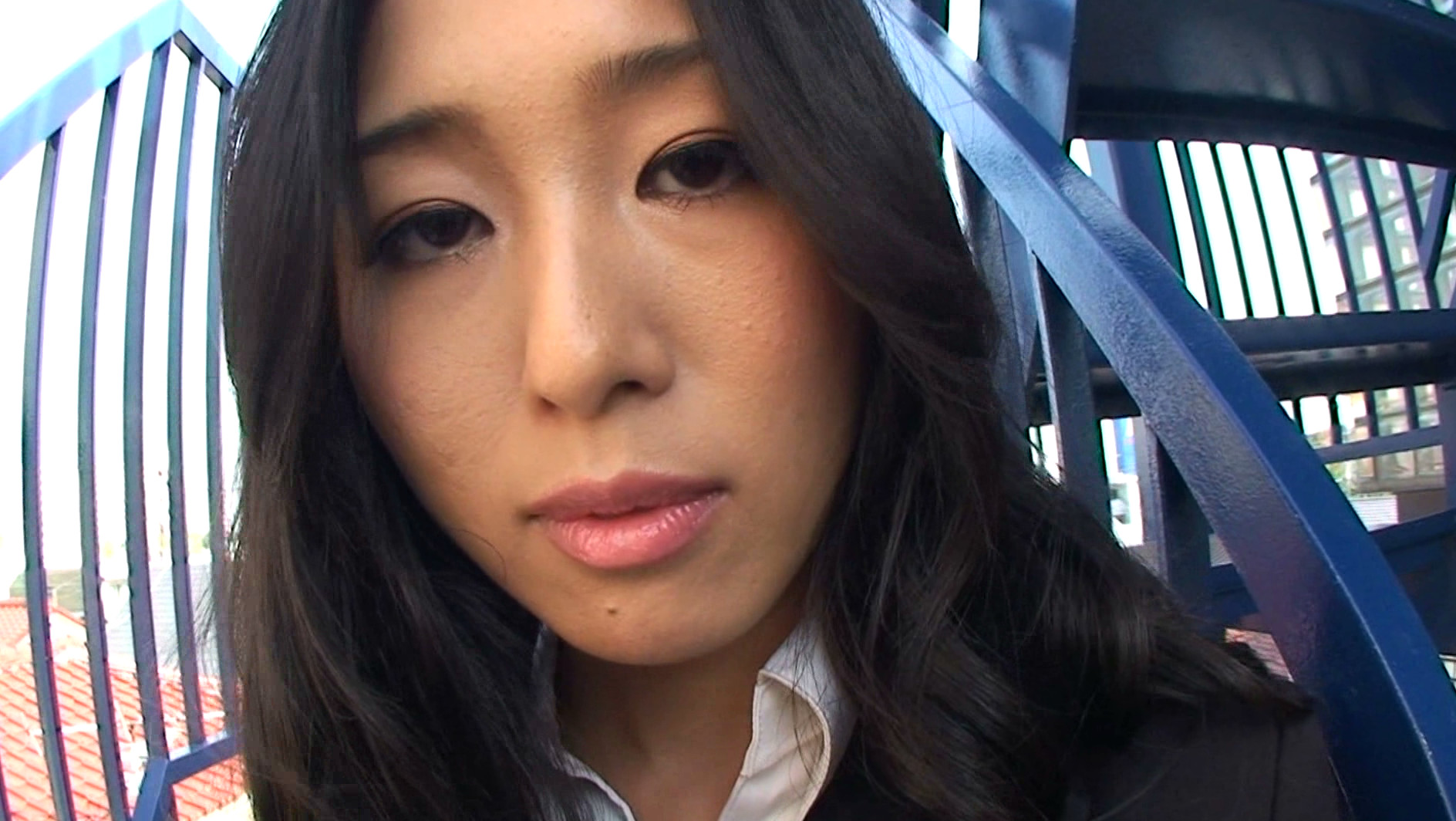 「先生･･･いや、奥さんって呼ばれたほうが興奮するだろ？」ダブル不倫 美人女教師に中出し アダルト動画 ソクミル